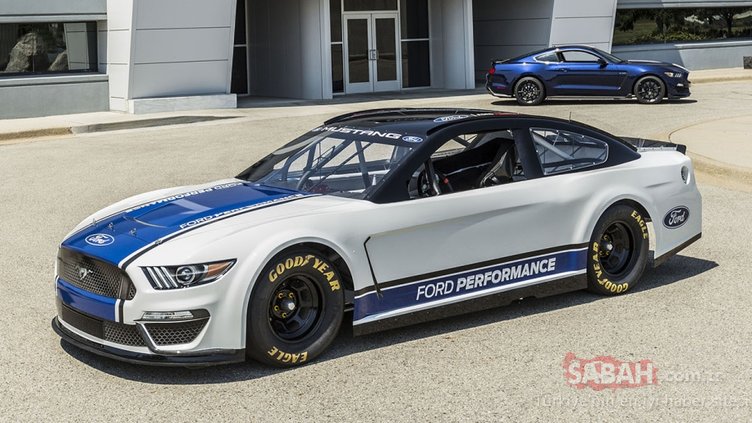 2019 Ford Mustang Monster Energy Nascar