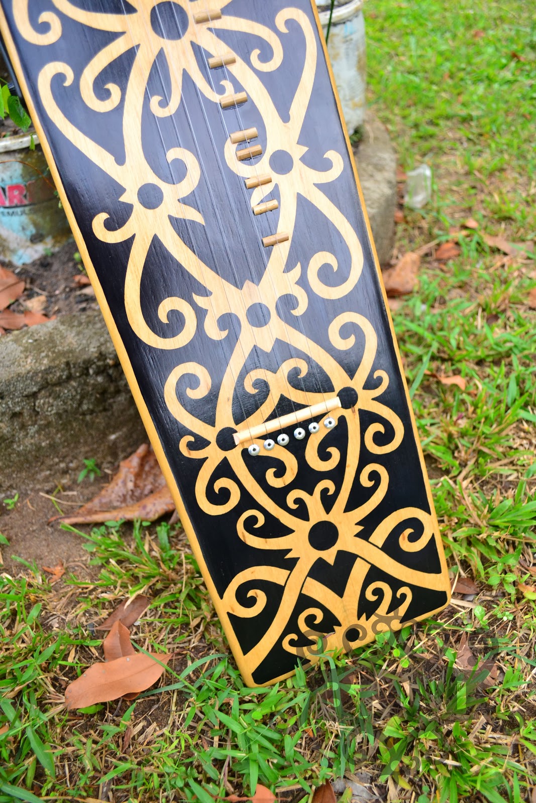 Borneo Native Musical Instrument: Sape' 3