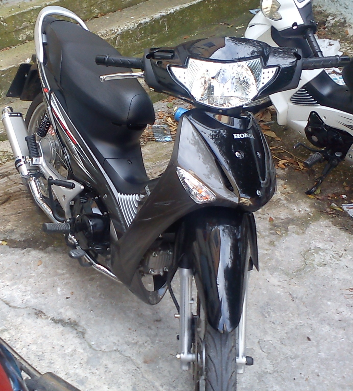 ΓΚΑΖΟΦΟΝΙΑΣ: HONDA INNOVA INJECTION