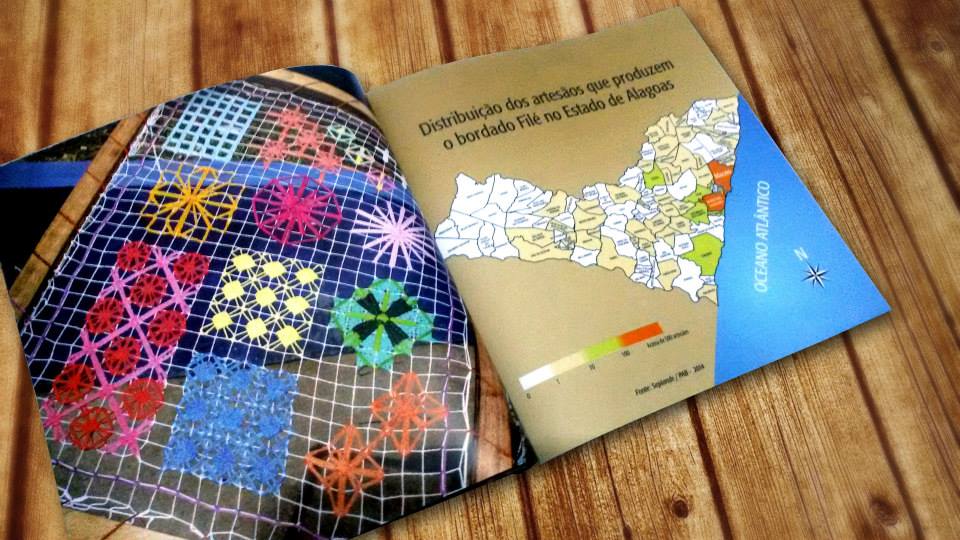 DAAZ - Propaganda e Design: Livro - Caderno de Instruções do Bordado Filé.