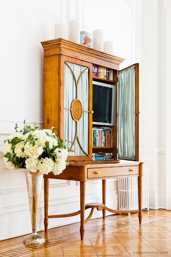 Eye For Design: Stylish Ways To Incorporate TVs Into Your Interiors