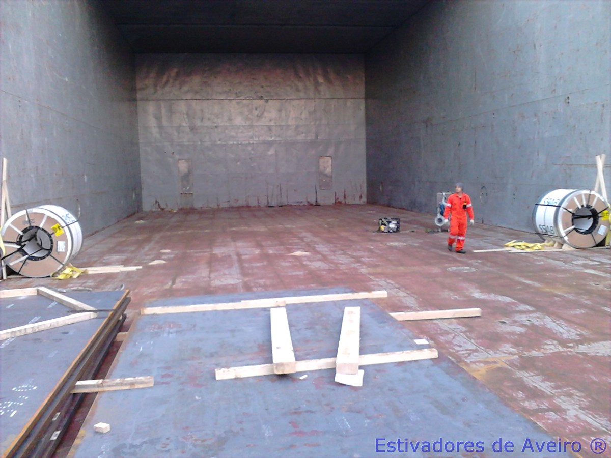 Descarga de chapa ~ Estivadores de Aveiro
