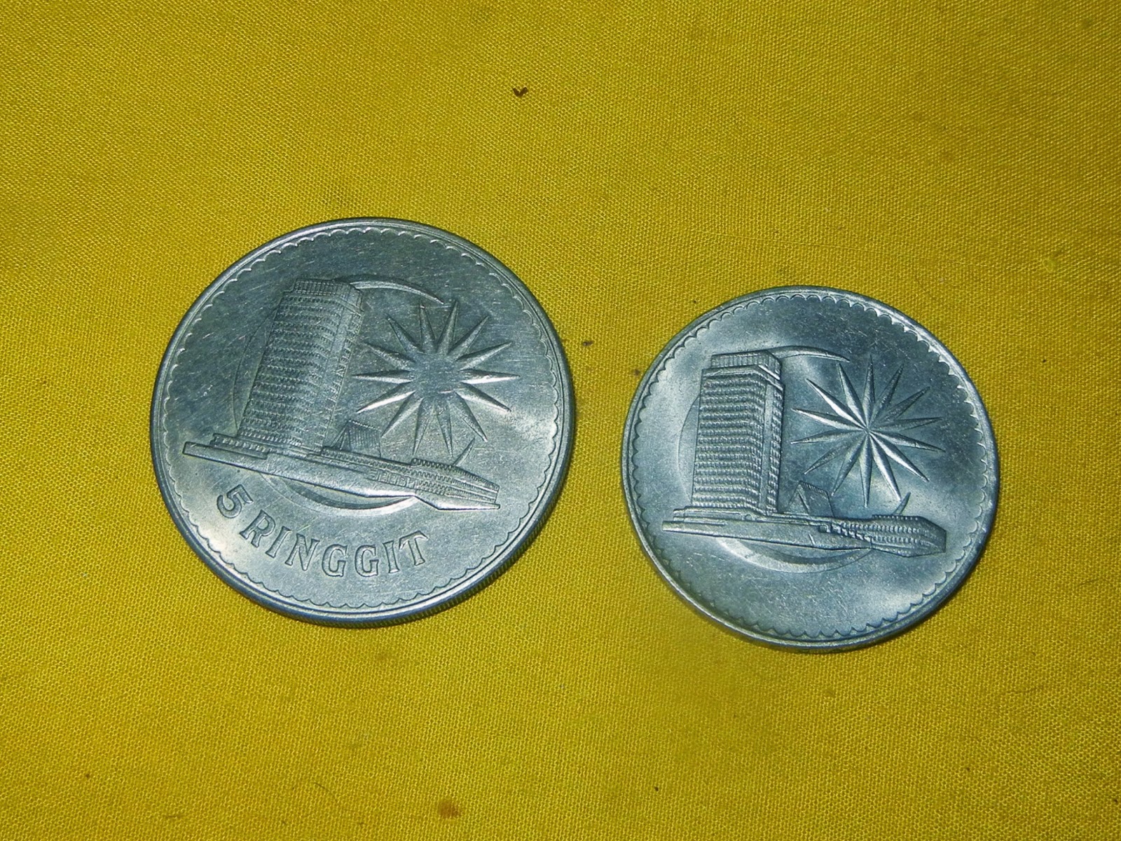 GELIGA KINABALU: DUIT SYILING 5 RINGGIT DAN 1 RINGGIT 1971