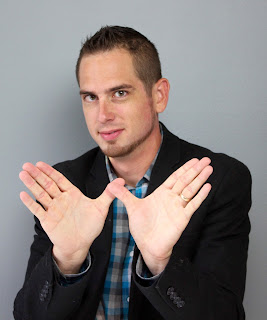 Deaf YouVideo: The Daily Moth - The Deaf Host ASL Radio Show