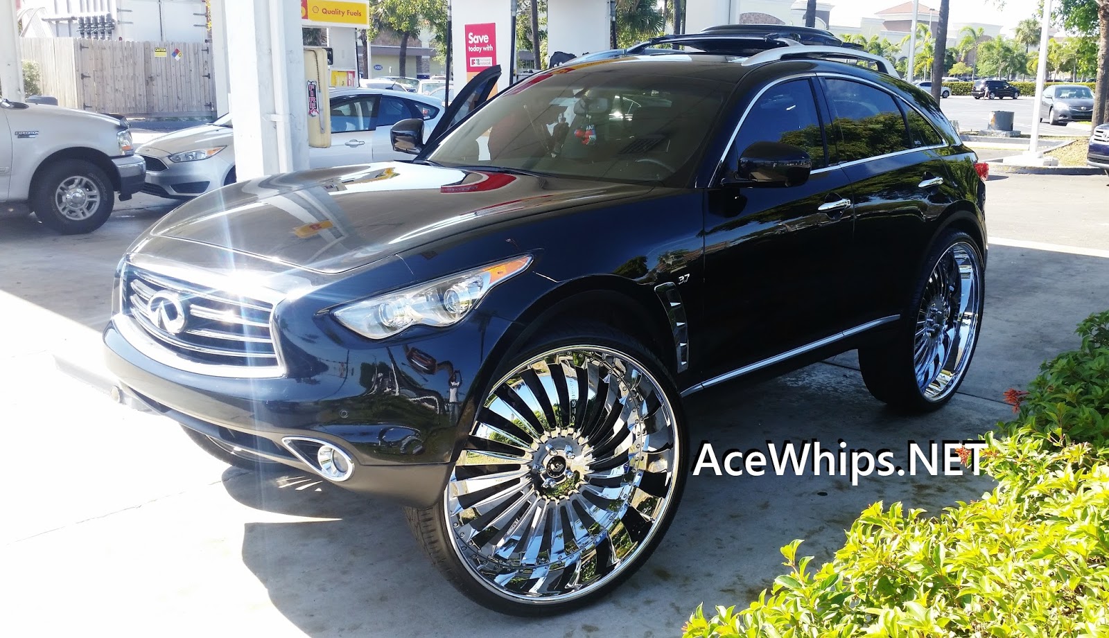 Ace-1: Black Infiniti QX70 on 32" Forgiatos