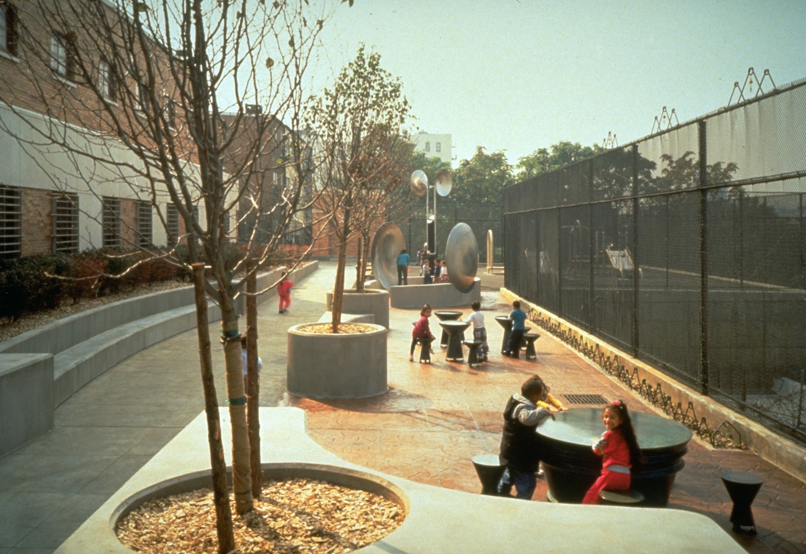 PS 23 Sound Playground - Archkids. Arquitectura para niños ...