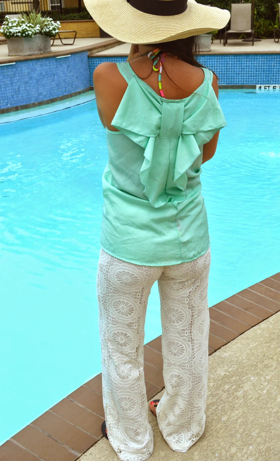 Cait Shea - Life and Fashion: Poolside Chillin