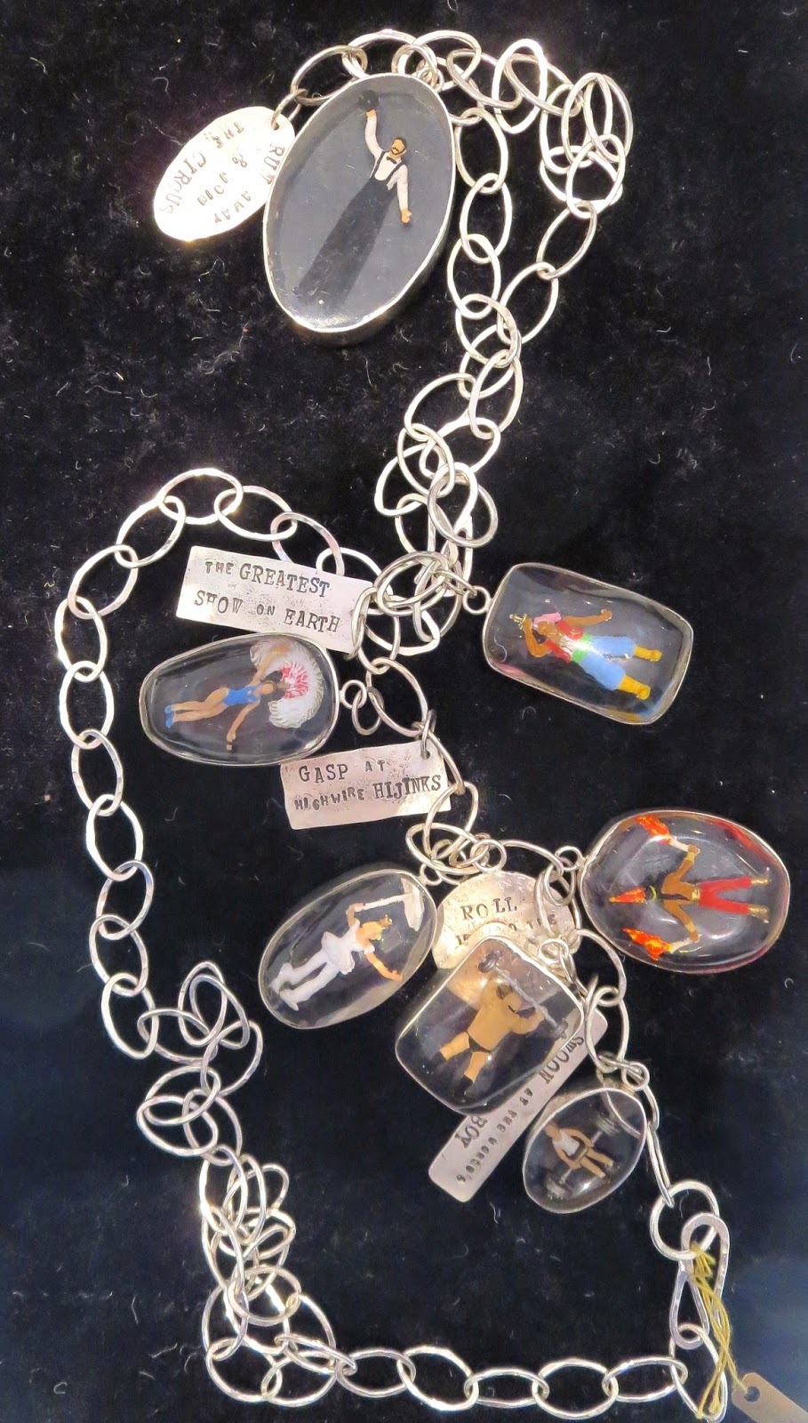 Idiosyncratic Fashionistas: Museum of Arts and Design's LOOT Exhibition