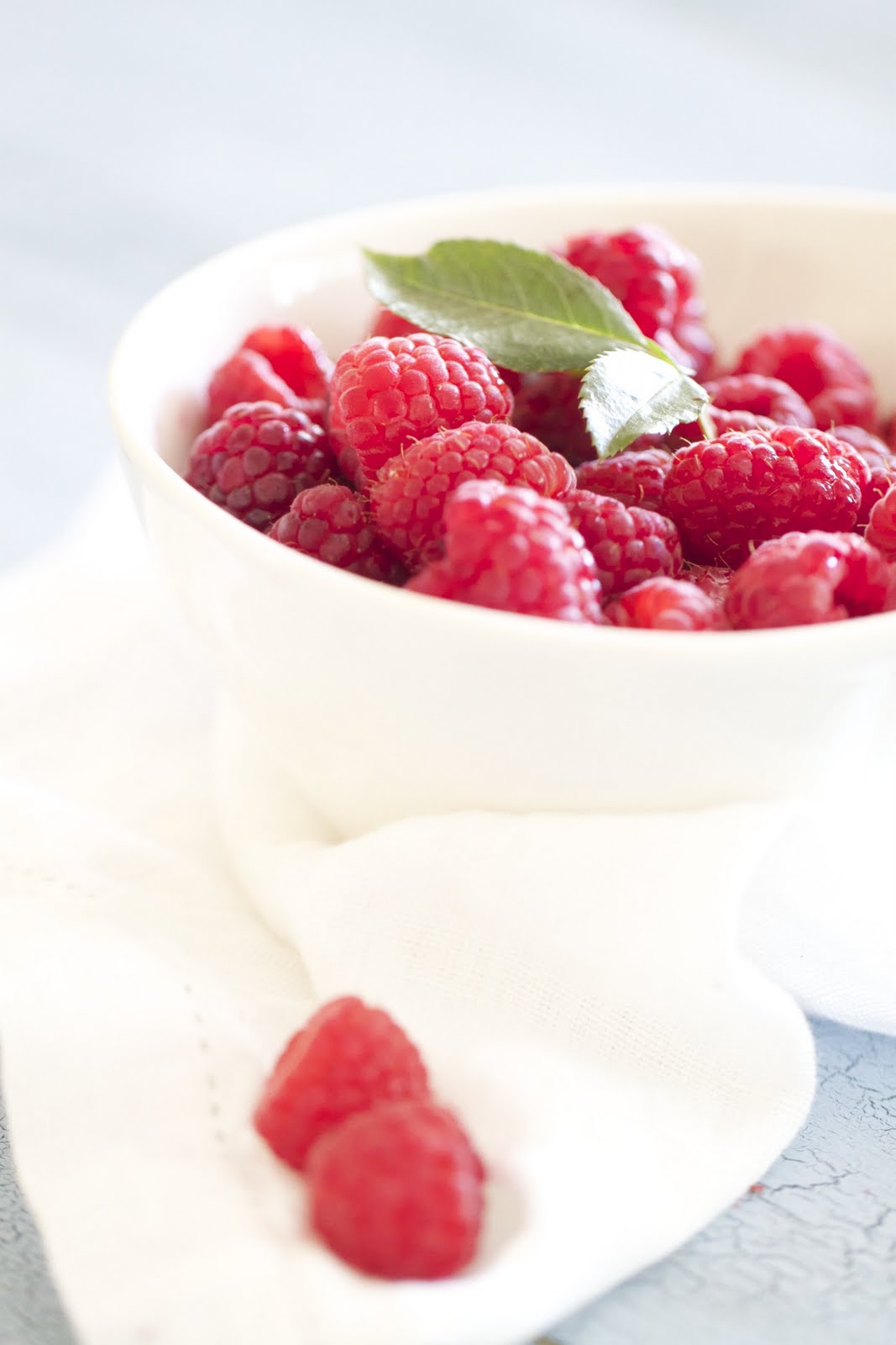 Epicurean Mom: Red Velvet Cake with Raspberries and Blueberries