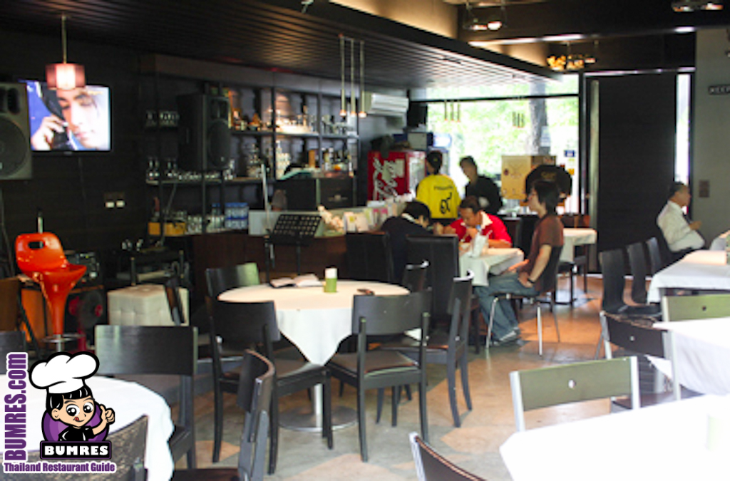 Flow ไปกับอาหาร (เกือบ) อร่อยและเพลงเพราะ ๆ