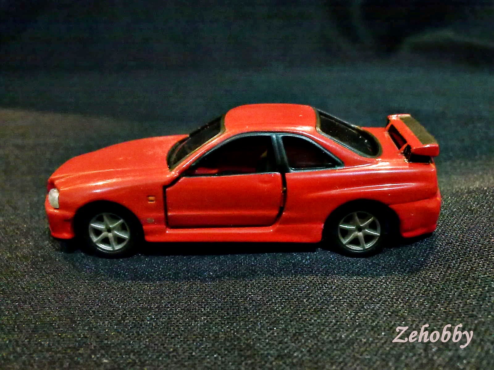 Zehobby: ~ Tomica Limited Nissan Skyline R34 (RED)