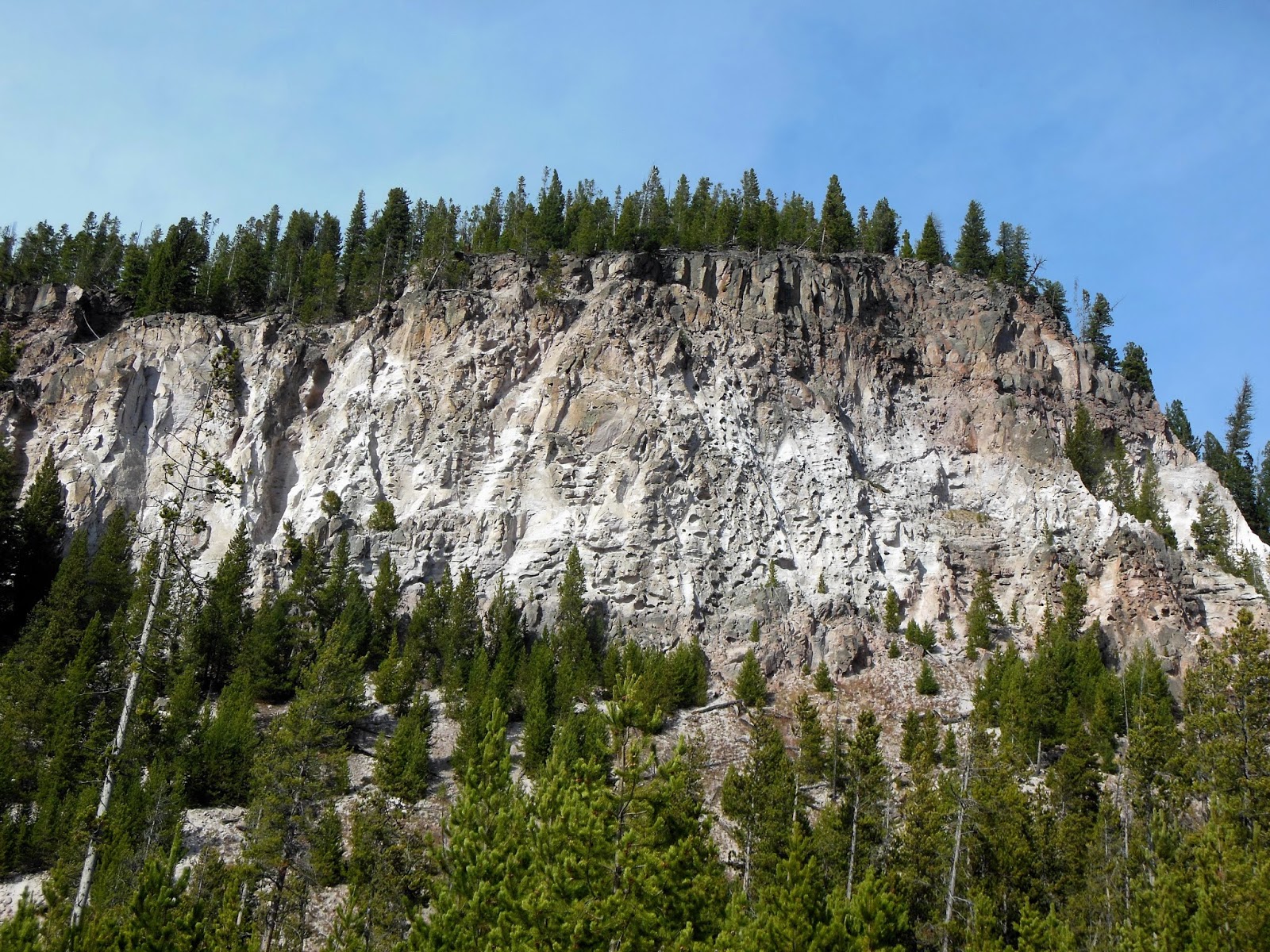 Focusing On Travel : Yellowstone: A to Z