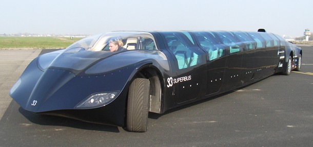 Superbus: Το λεωφορείο του μέλλοντος που θα τρέχει με 200 !!! (Video)