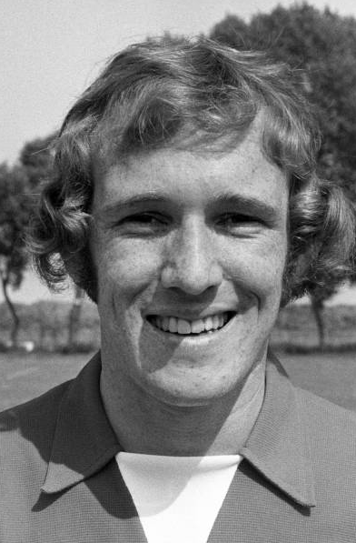 Ian Bowyer K.O.s Köln