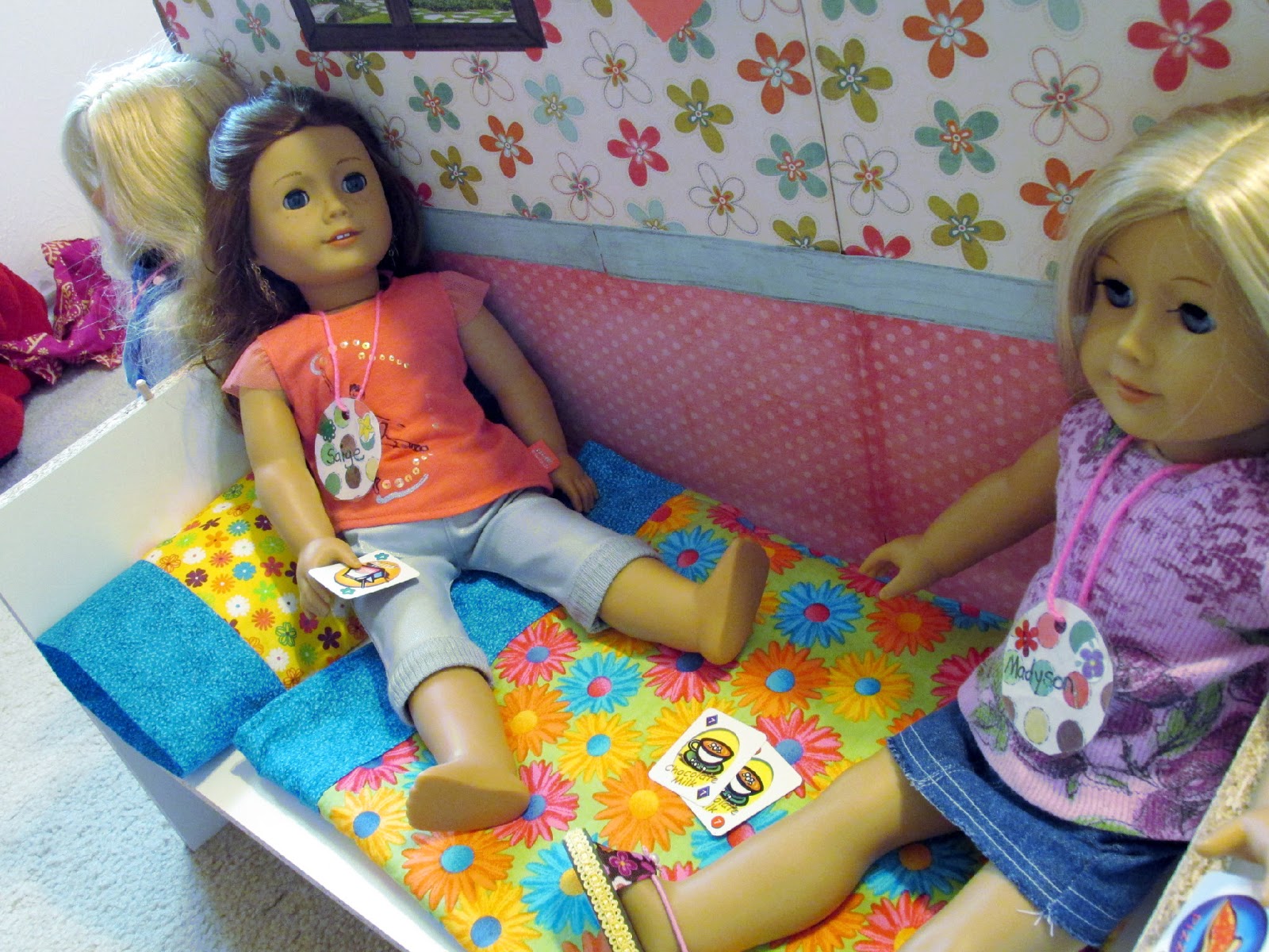 Sew Into 18 Inch Dolls: Doll Background Tutorial