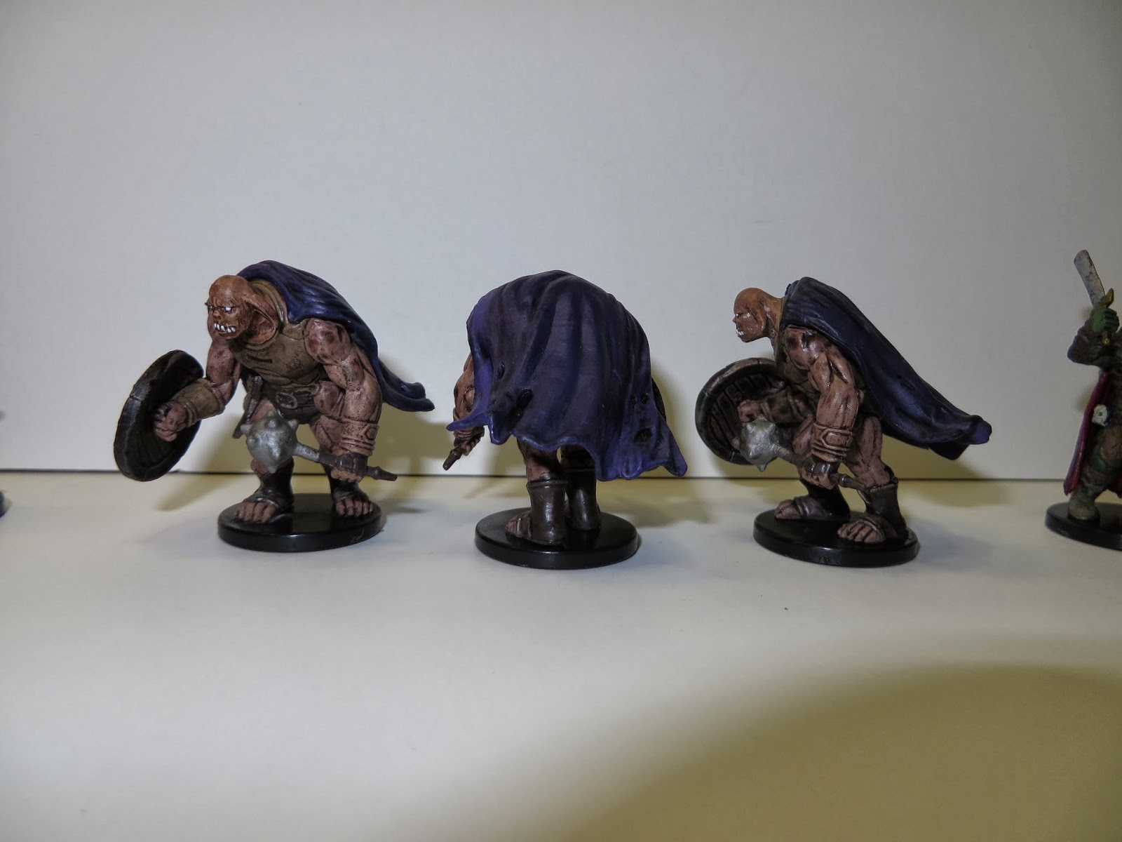 Real Minis: Pathfinder Battles wizkids Legends of Golarian in hand review