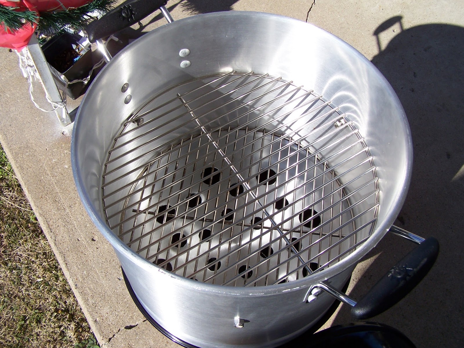 2 Vets BBQ: My Mini WSM (Weber Smoky Mountain)