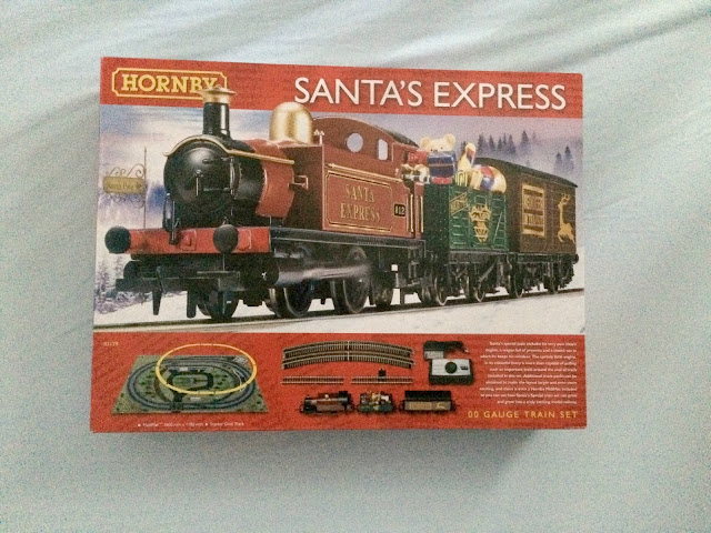 Hornby Santa's Express Train Set Review | Newcastle Family Life