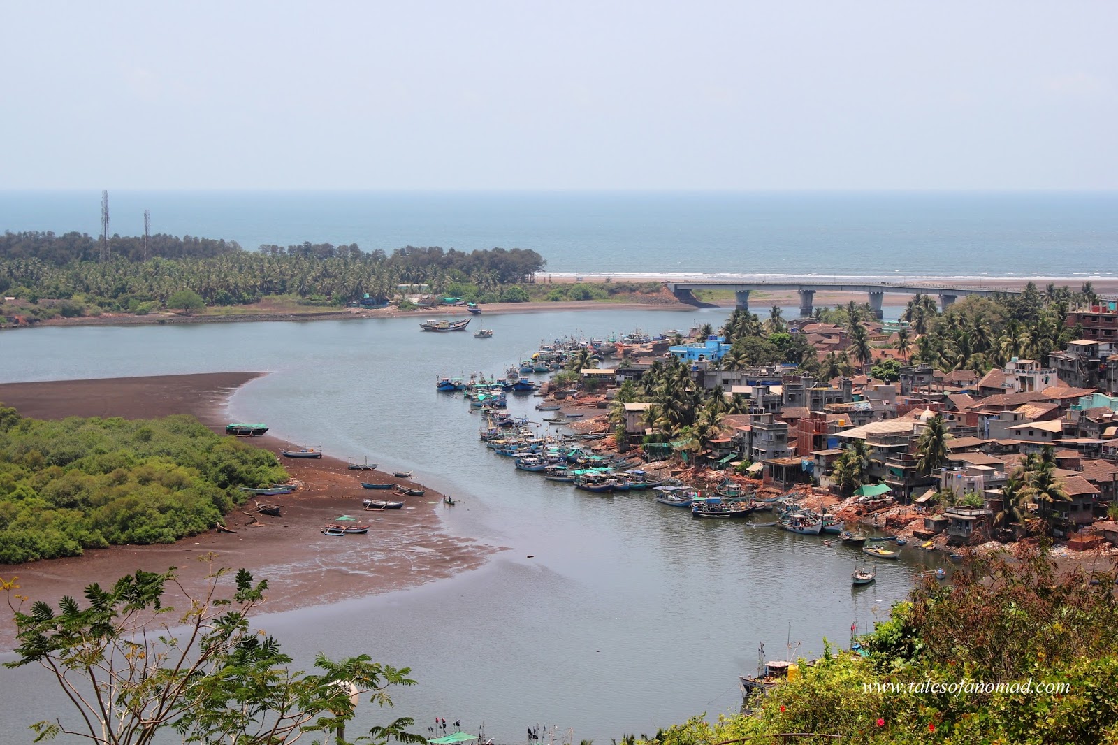 Tales Of A Nomad: Ratnagiri- Where Beaches and Mangoes Galore