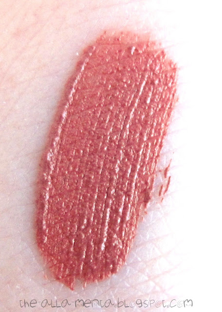 The alla Menta: * Swatch * Kiko - Ultra Light Mat Lipstick Nude