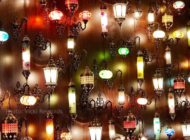 Jeddah Daily Photo: Jeddah Restaurant Wall of Lamps