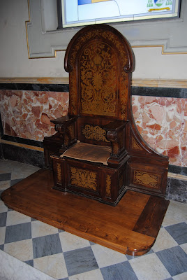 Orbis Catholicus Secundus: How to Design a Nice Bishop's Throne