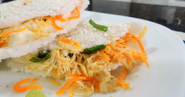 TAPIOCA DE FRANGO DESFIADO COM CENOURA E REQUEIJÃO LIGHT