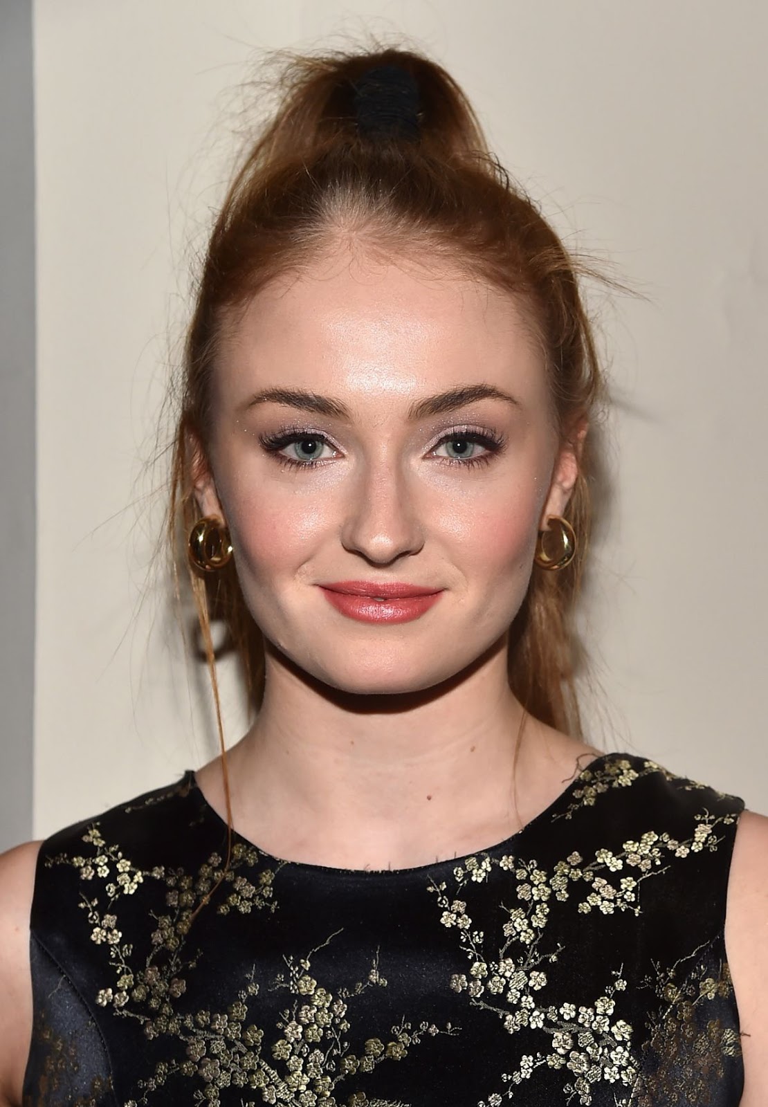 'Game of Thrones' actress Sophie Turner Full HD Images & Wallpapers ...