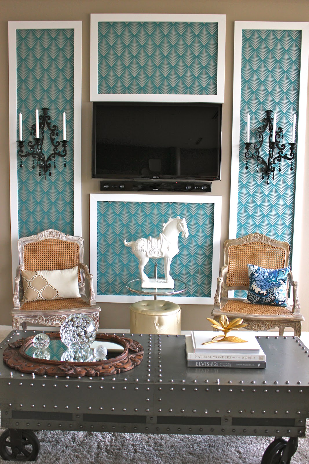 Framed Wallpaper Panels | Remodelaholic