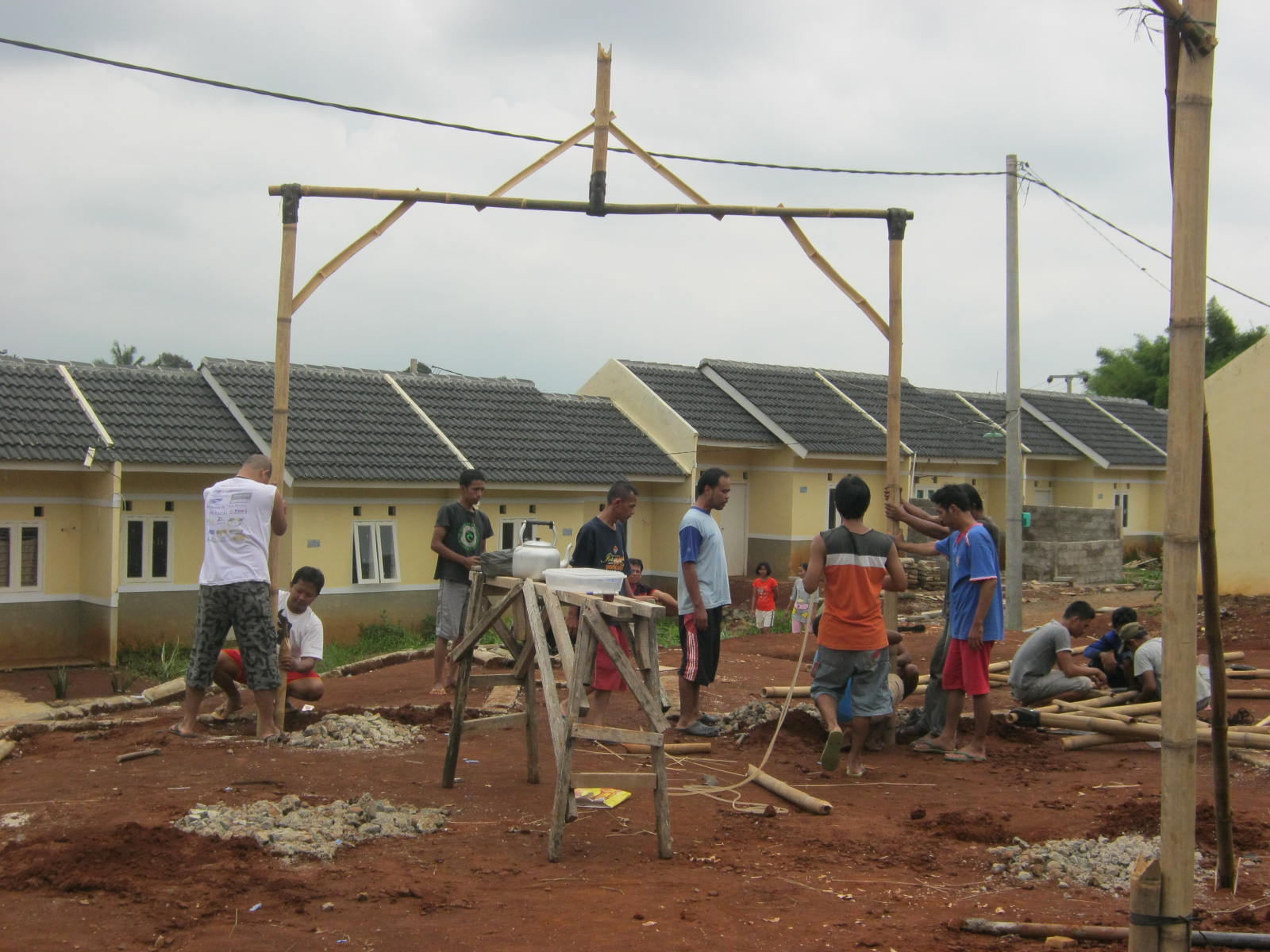 Al-Muhajirin Perum Tjitra Mas Residence: Dari Mushola Bambu Ke Masjid Batu