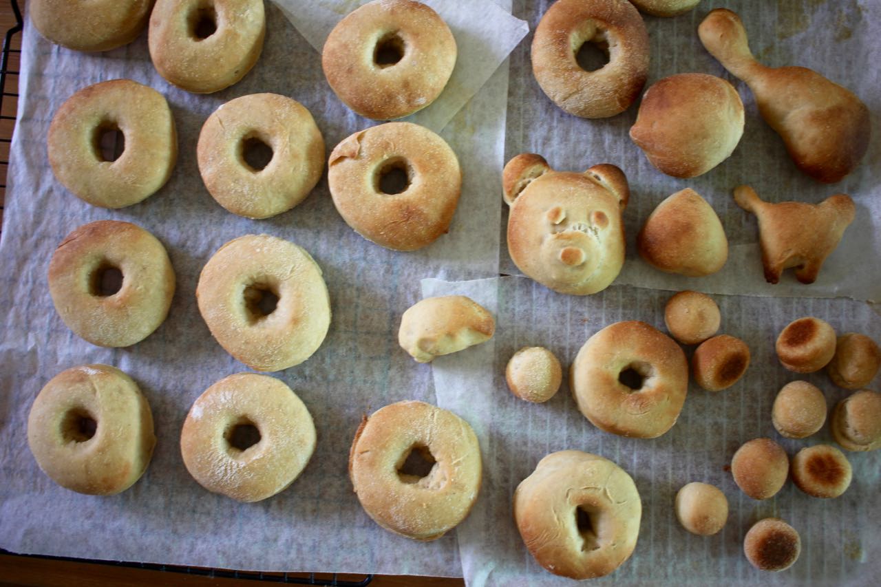 Green Gourmet Giraffe: Overnight baked sourdough doughnuts (vegan)
