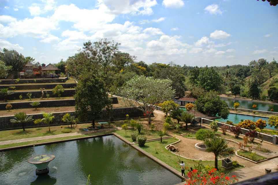 Indahnya Alam Taman Narmada Lombok - PLH Indonesia