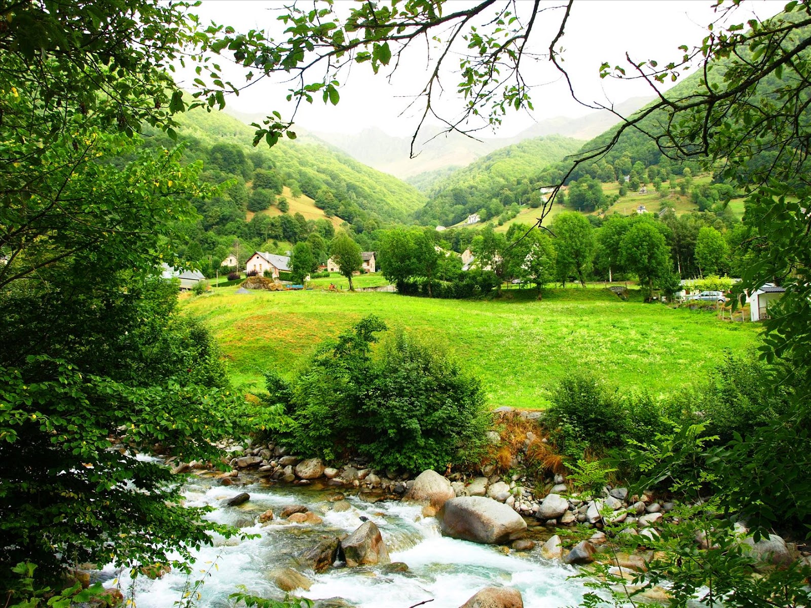 Best Pyrenees Photos: Camping Holidays - Cauterets - Pyrenees - France