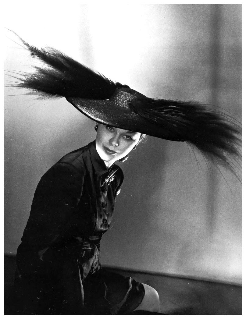 MoiStore: Elsa Schiaparelli - La diseñadora del surrealismo