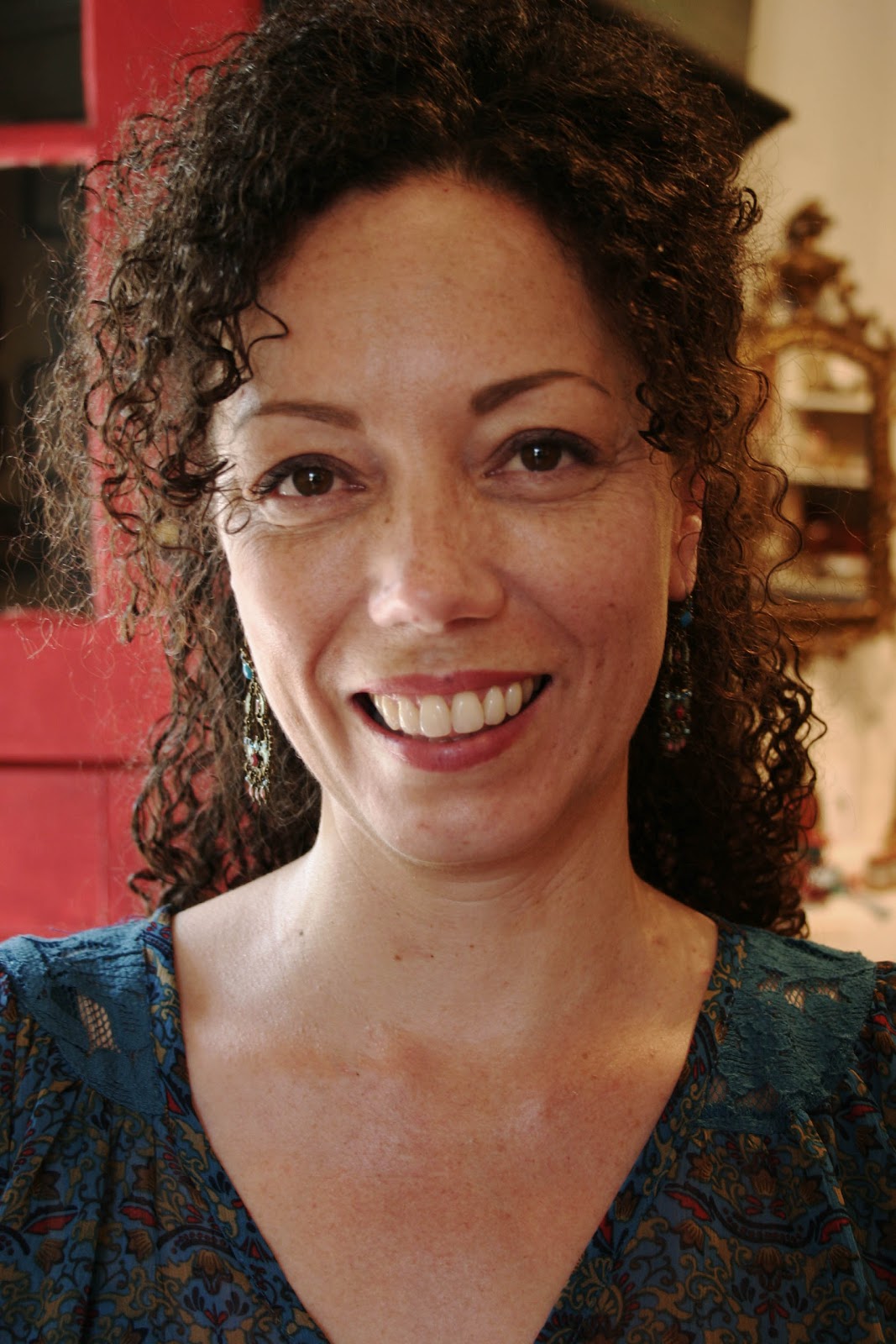 Chasing Santa Fe: Curiosa - A Delight on Canyon Road