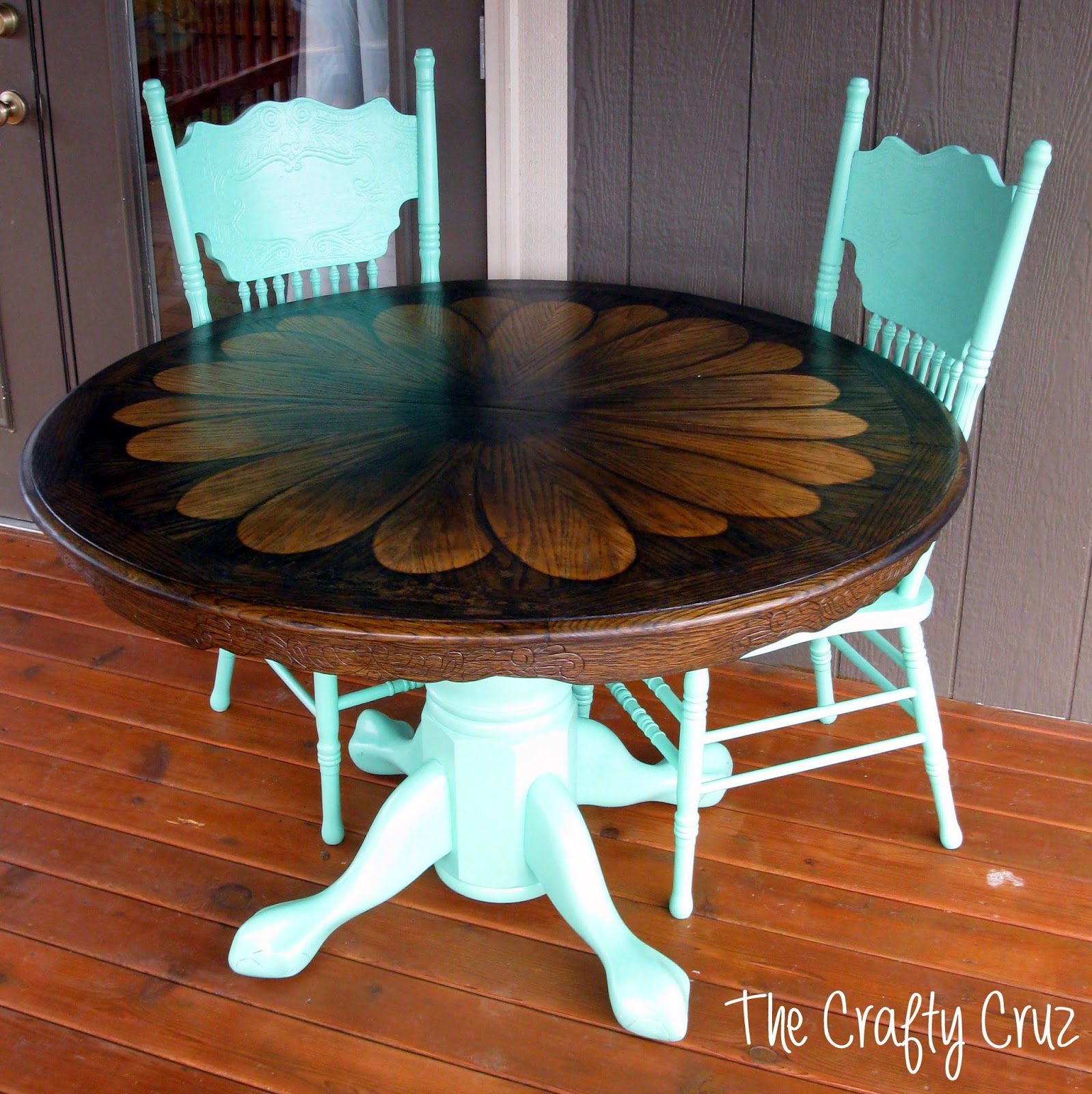 The Crafty Cruz: Stained flower table