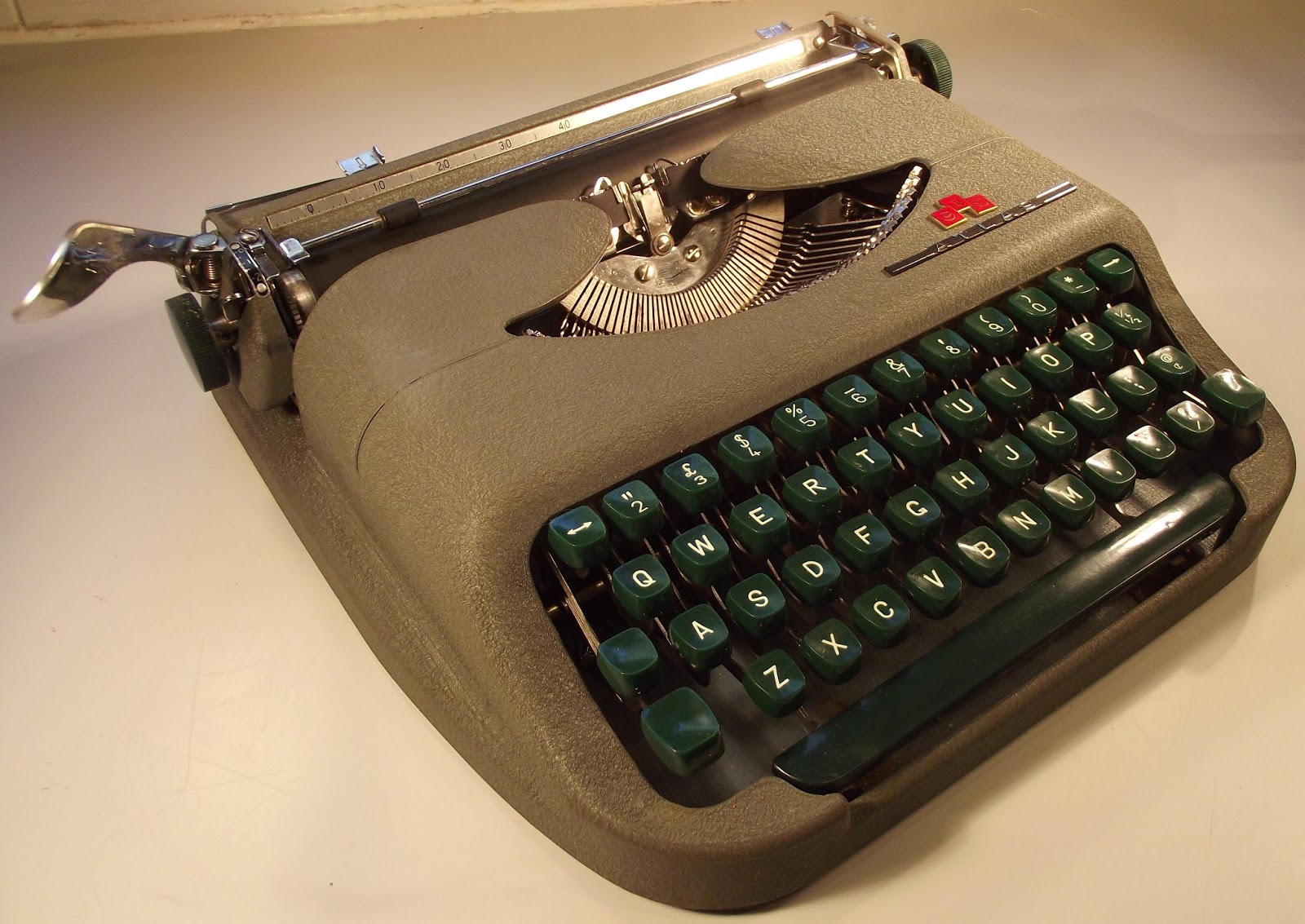 oz.Typewriter: Atlas Portable Typewriter