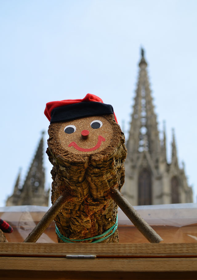 Barcelona Photoblog: Christmas Catalan Caga Tio Will Not Only Bring ...