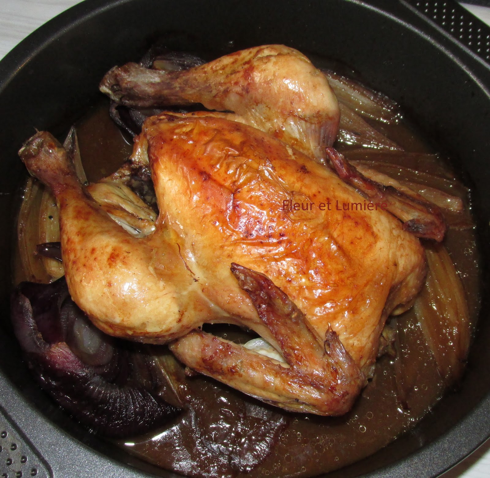 Fleur et Lumière: Poulet fermier rôti, échalotes et oignons violet