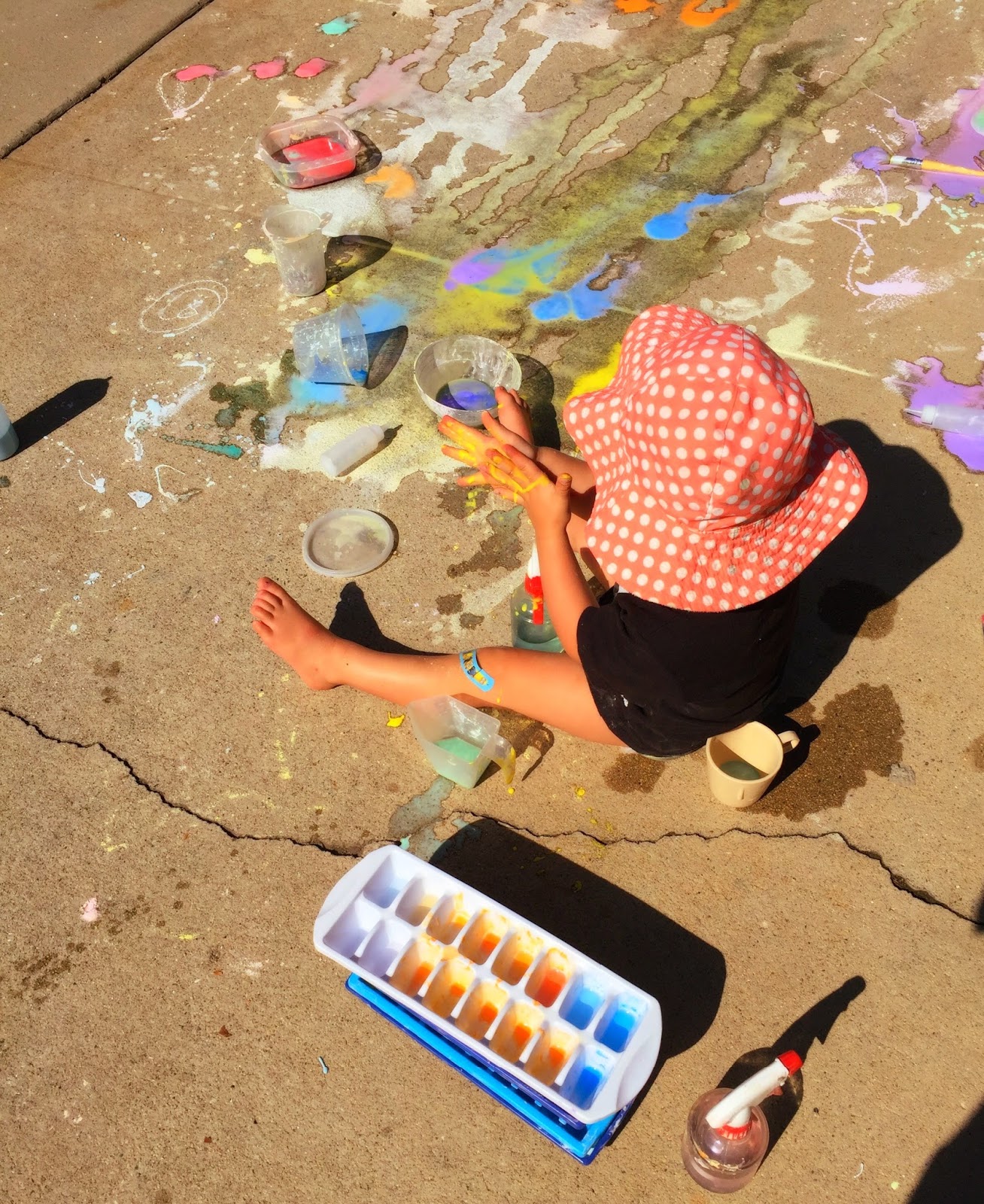 Exploding Chalk Art - smocks.on