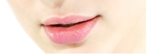 Health Gems: Take Care of Your Lips Naturally