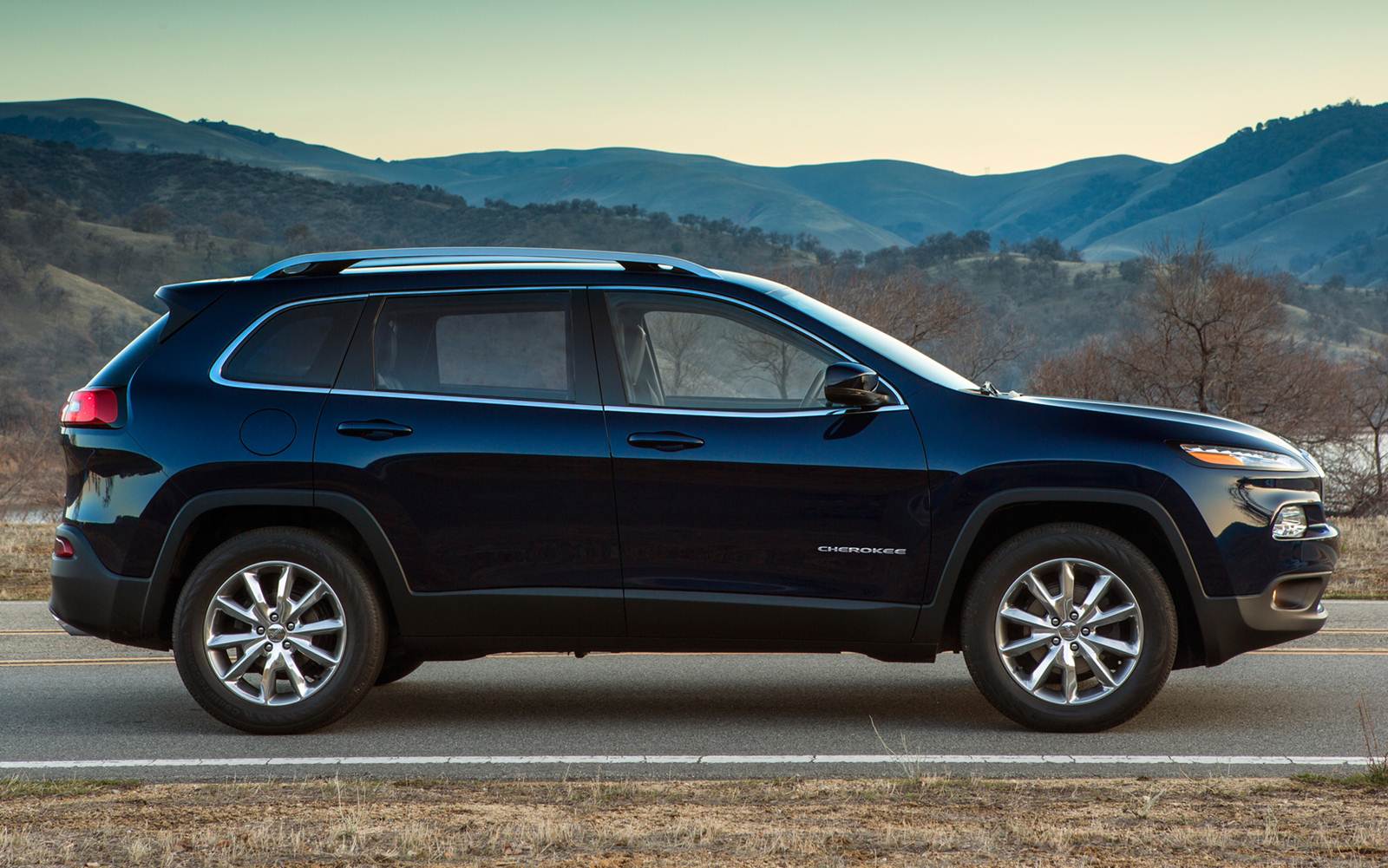 Novo Cherokee 2014 chega até junho. Preço ~ R$ 150 mil