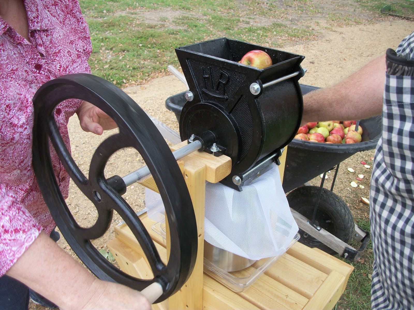 Life and to the Full: DIY Apple Press
