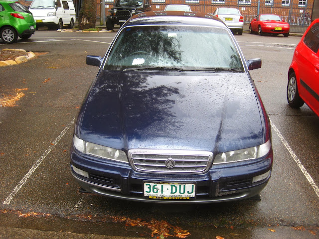 Aussie Old Parked Cars: 1995 Holden VS Statesman V8