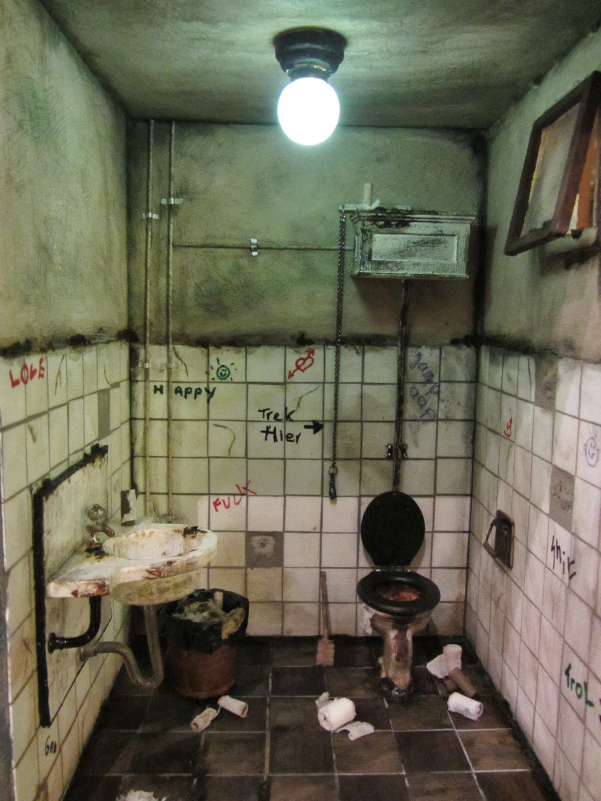 De uitdaging van poppenhuizen: Leuke workshop die vieze WC