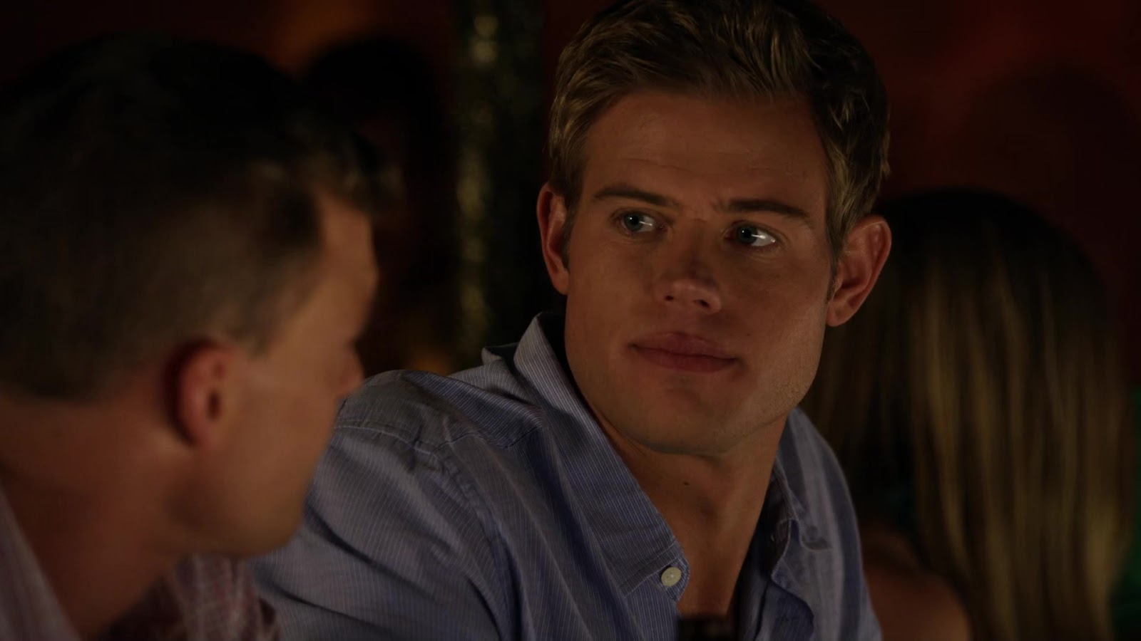 ausCAPS: Trevor Donovan and Alan Ritchson shirtless and kiss in 90210 3 ...