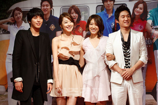 koreanaddict: SNSD’s Seohyun cheered on CNBlue’s Yonghwa for ...