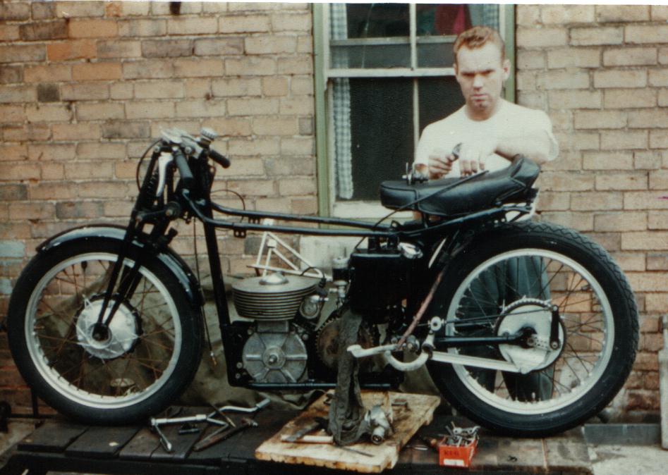 The Velobanjogent: Eric Hinton....the Velobanjogent remembers a friend ...