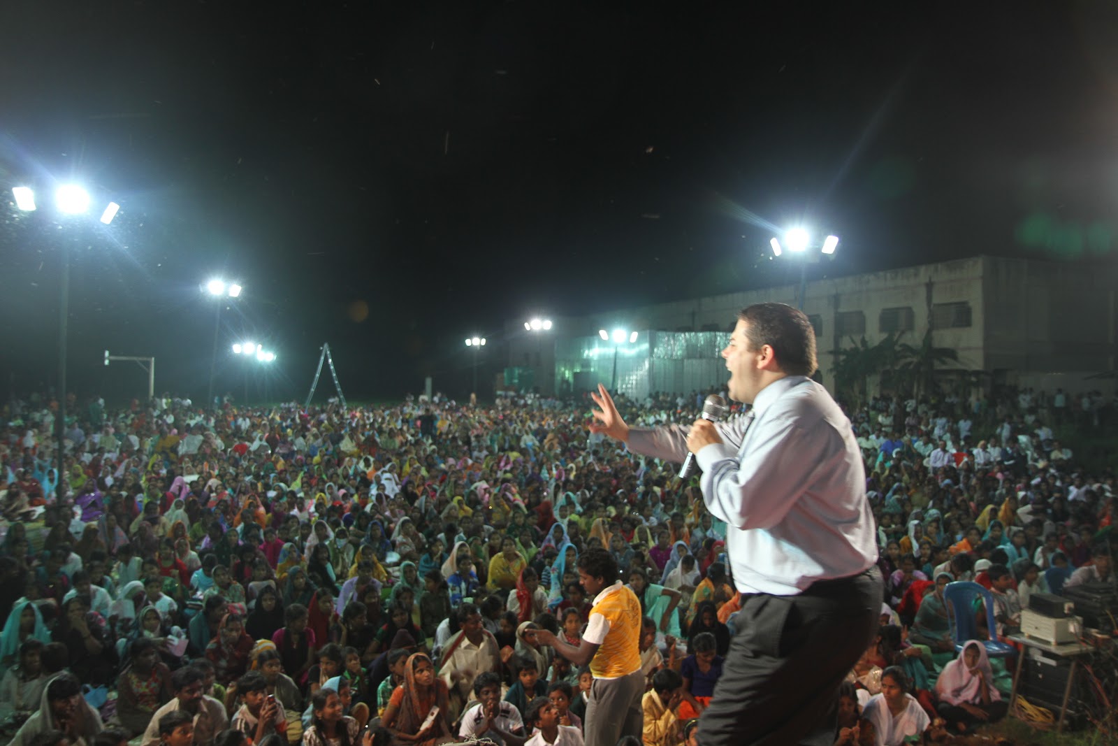 King Ministries International: Preaching in India