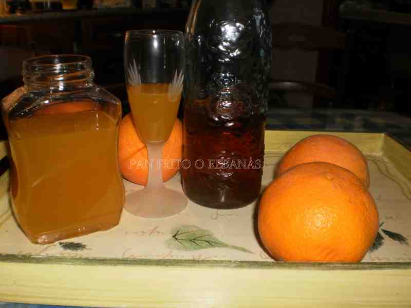 PAN FRITO O REBANÁS: LICOR DE NARANJA